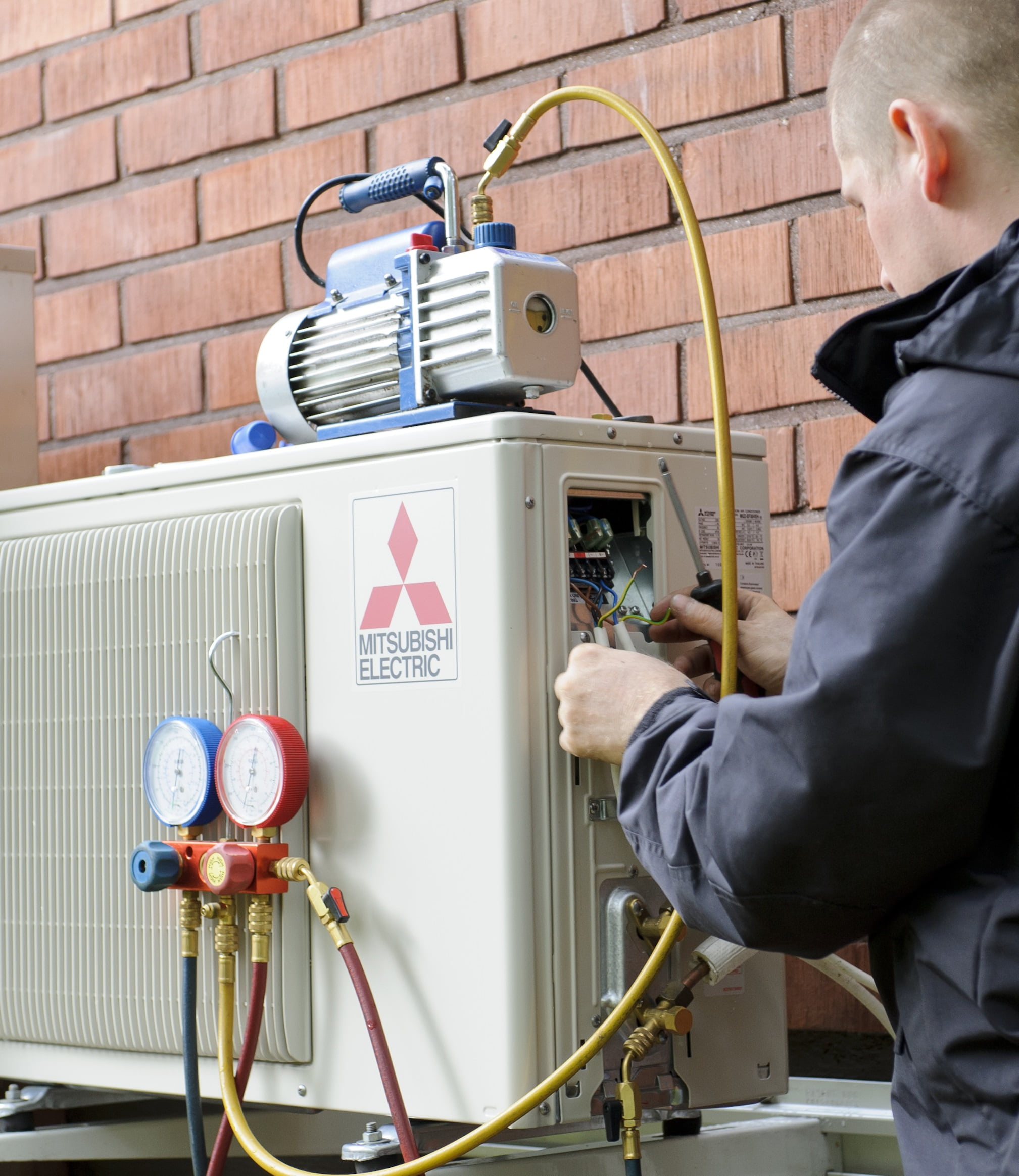 Talotekniikan koulutus tarvitsee tukea yrityksiltä - Talotekniikka-lehti