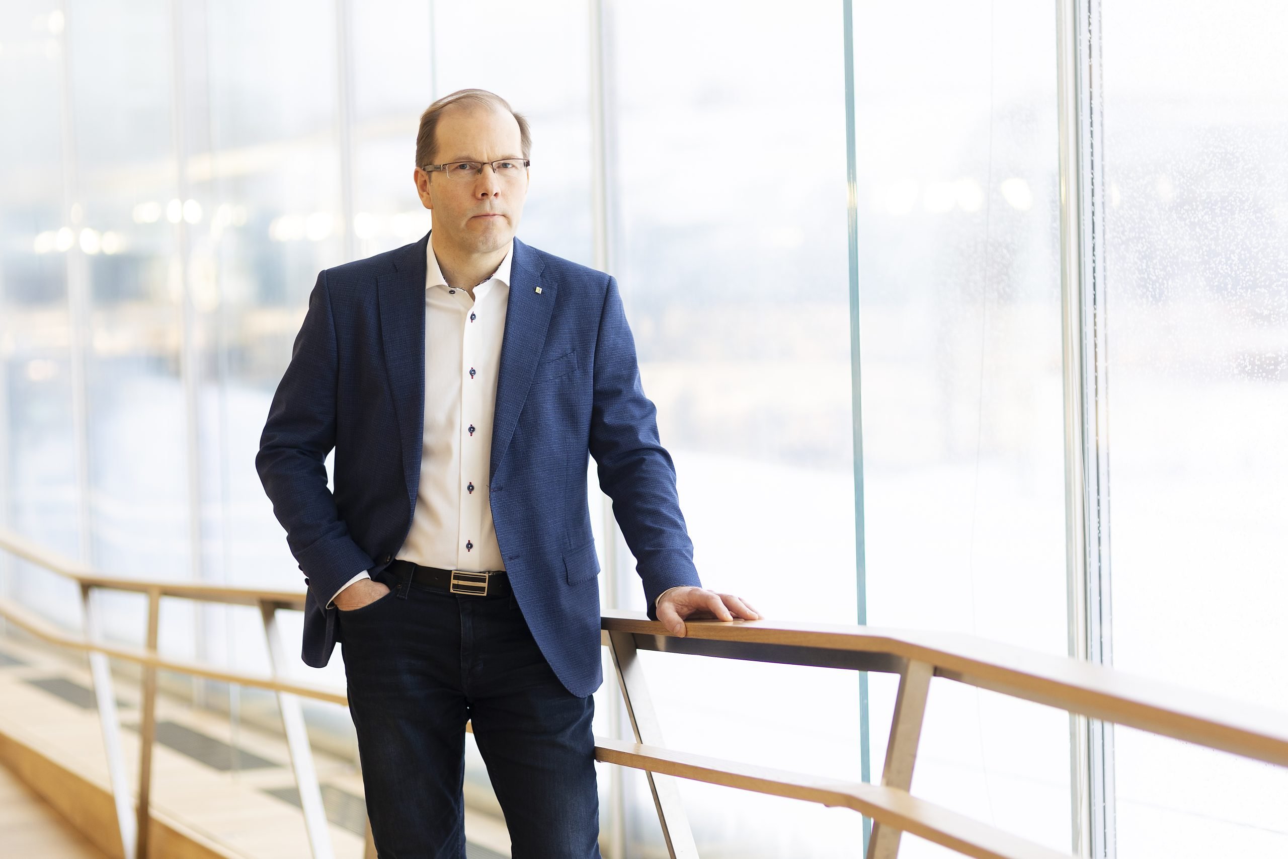 Kahden maan professori Jarek Kurnitski - Talotekniikka-lehti